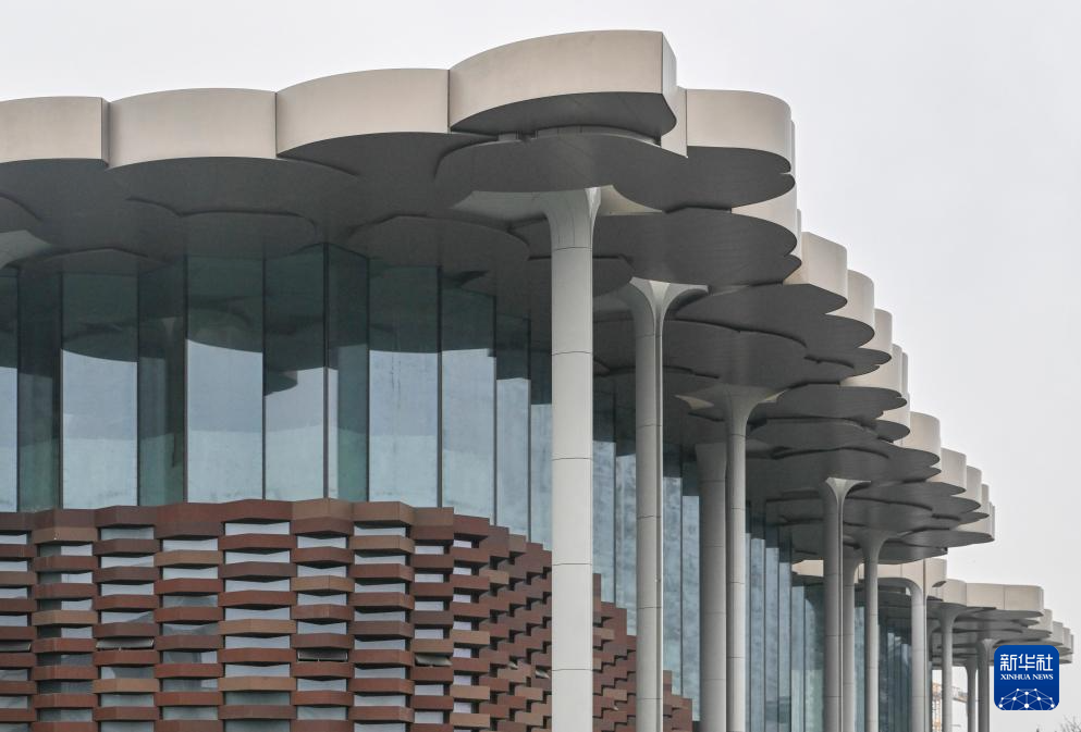 高质量发展调研行｜北京城市副中心三大建筑建设正酣-新华网